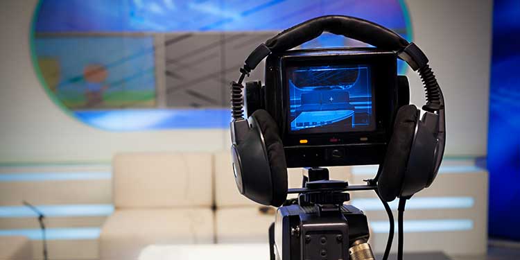 Sit-Down Interviews vs. Vox Pops: Choosing the Right Style